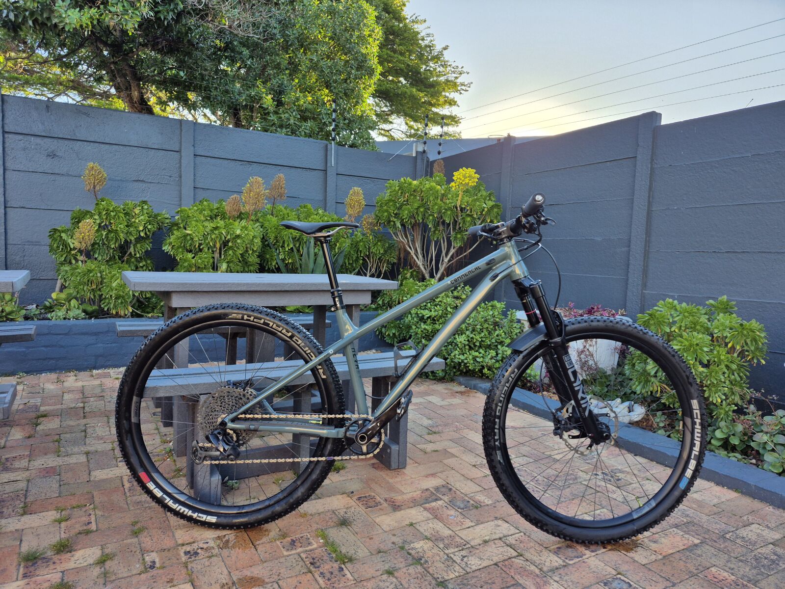 COMMENCAL META HT AM | Hardtail Mountain Bikes | Bike Hub