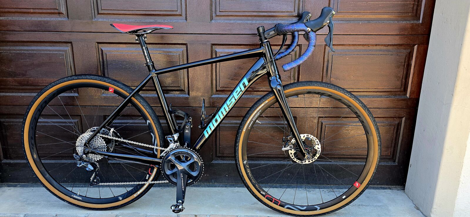 Light-weight Momsen Alliminium Gravelbike | Gravel Bikes | Bike Hub
