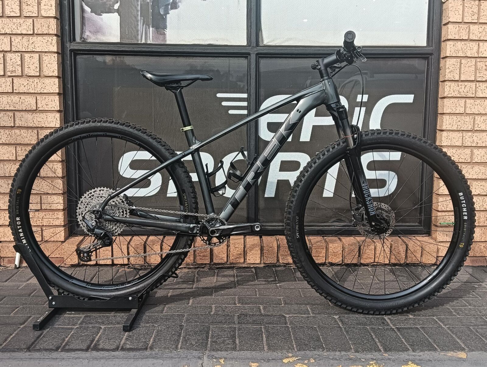 Trek Xcaliber Medium | Hardtail Mountain Bikes | Bike Hub
