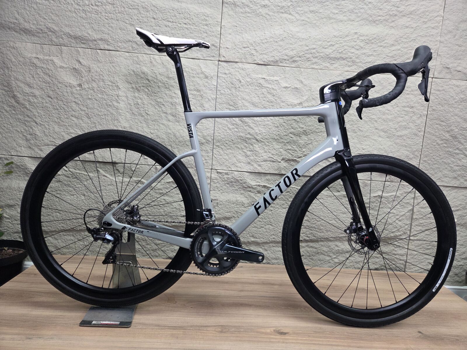 FACTOR VISTA (58cm) **Carbon+Wheels-11SPD** | Gravel Bikes | Bike Hub
