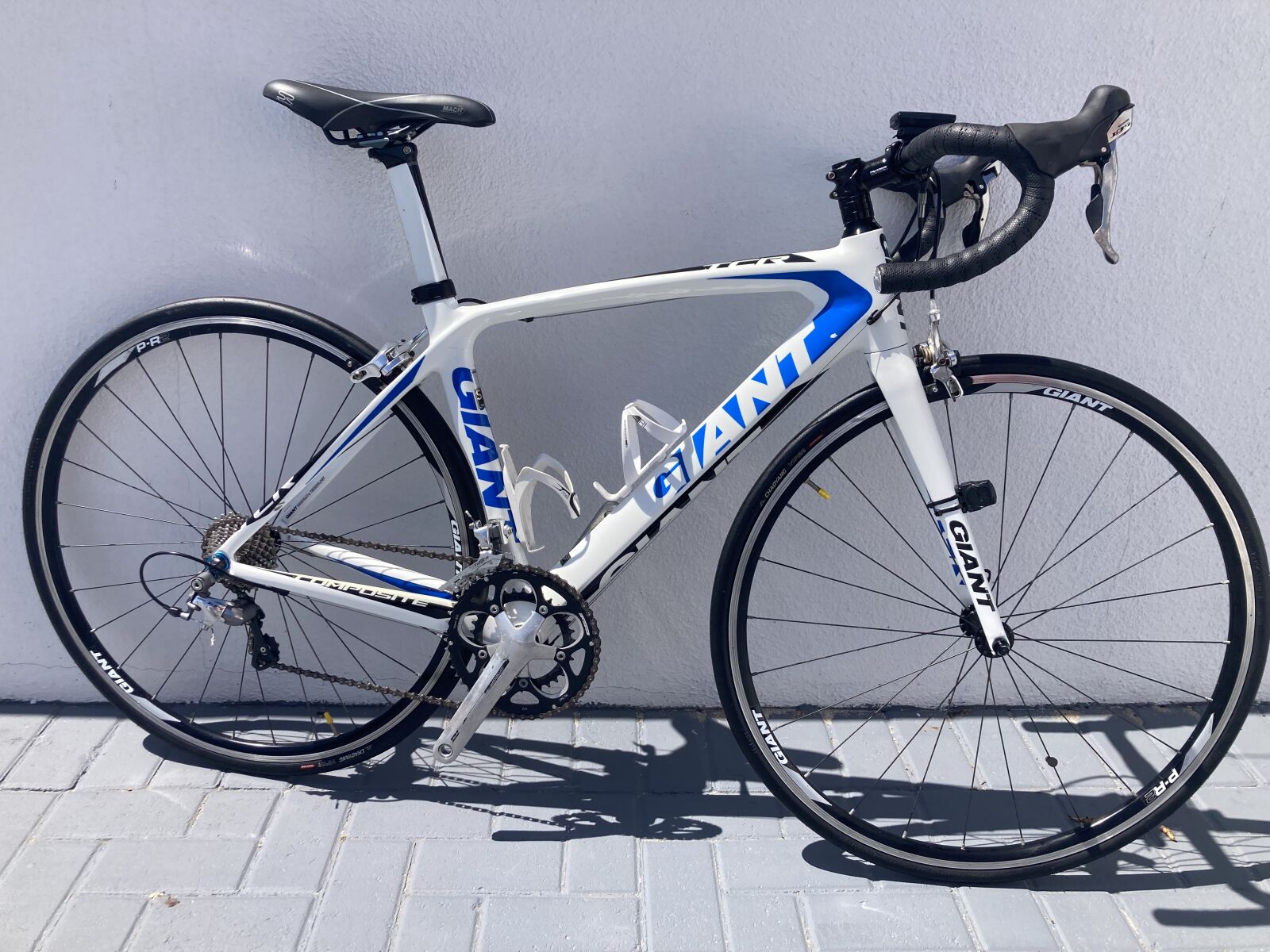 Giant TCR Composite 1 (White/Blue) | Road Bikes | Bike Hub