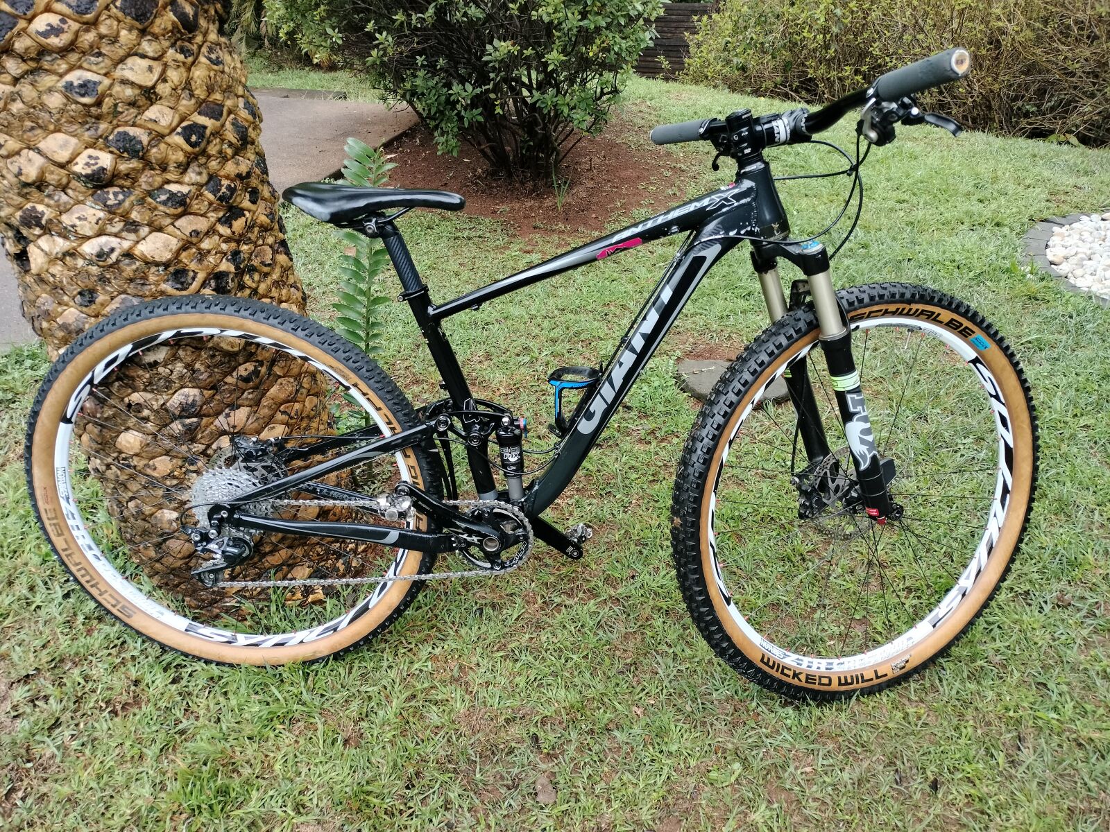 Giant Anthem aluxx Advanced | Dual Suspension Mountain Bikes | Bike Hub