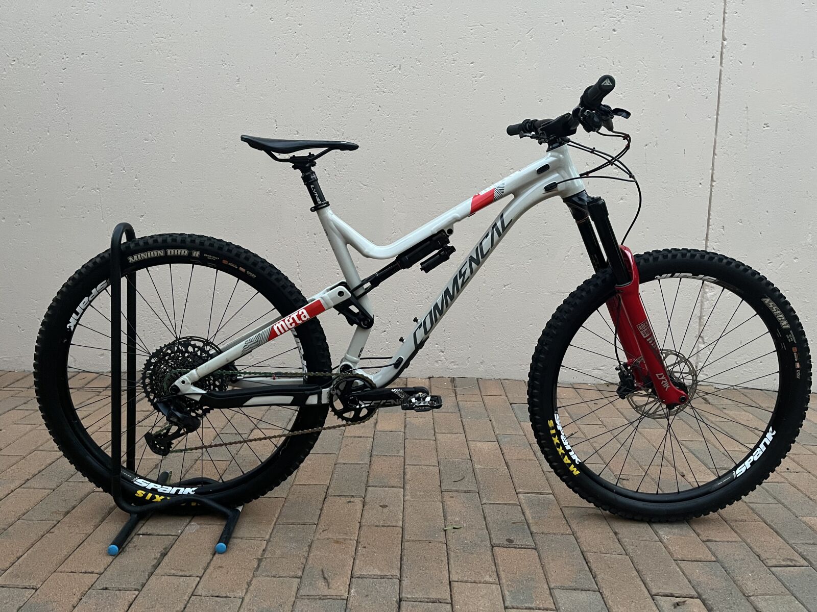 Commencal Meta AM 29 SRAM edition | Dual Suspension Mountain Bikes ...