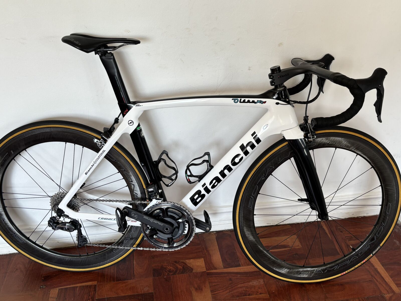 Bianch Oltre XR4 | Road Bikes | Bike Hub