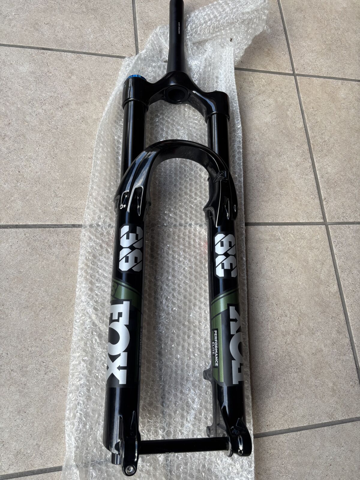 Fox 38 Performance Elite series, GripX2 damper. | Mountain Bike Forks ...