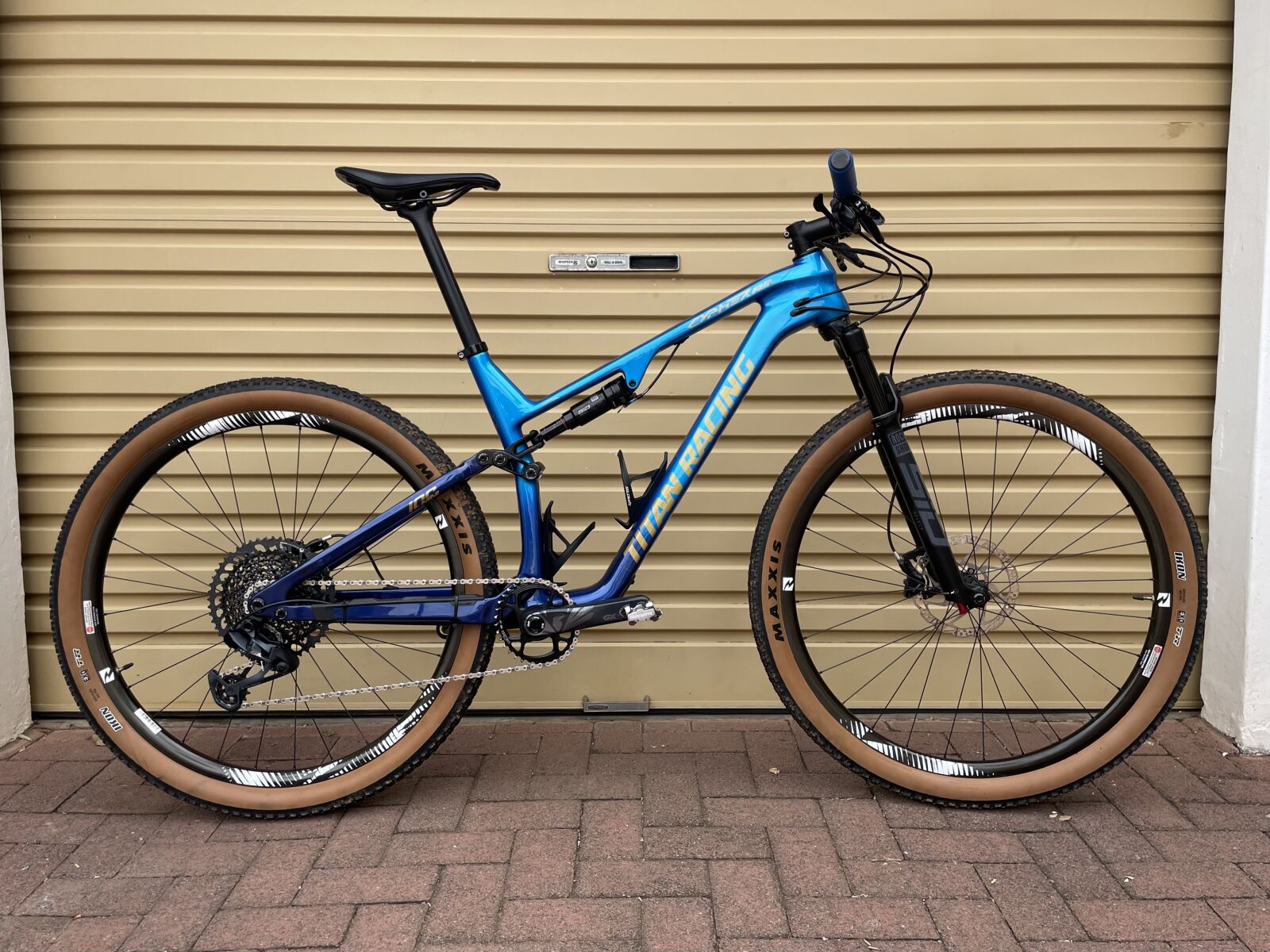 Titan Cypher RS Pro Carbon | Dual Suspension Mountain Bikes | Bike Hub