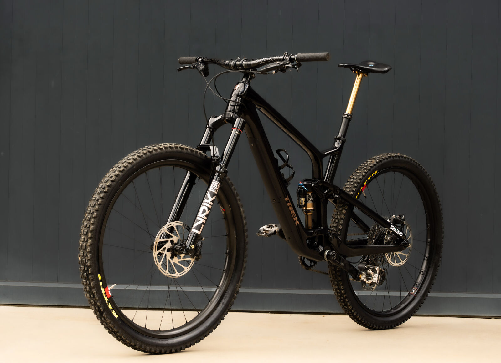 Fuel Ex Gen 6 | Dual Suspension Mountain Bikes | Bike Hub