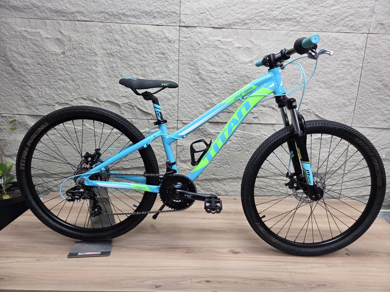 TITAN CALYPSO 249r **Disc-Shimano** | Kids Bikes | Bike Hub