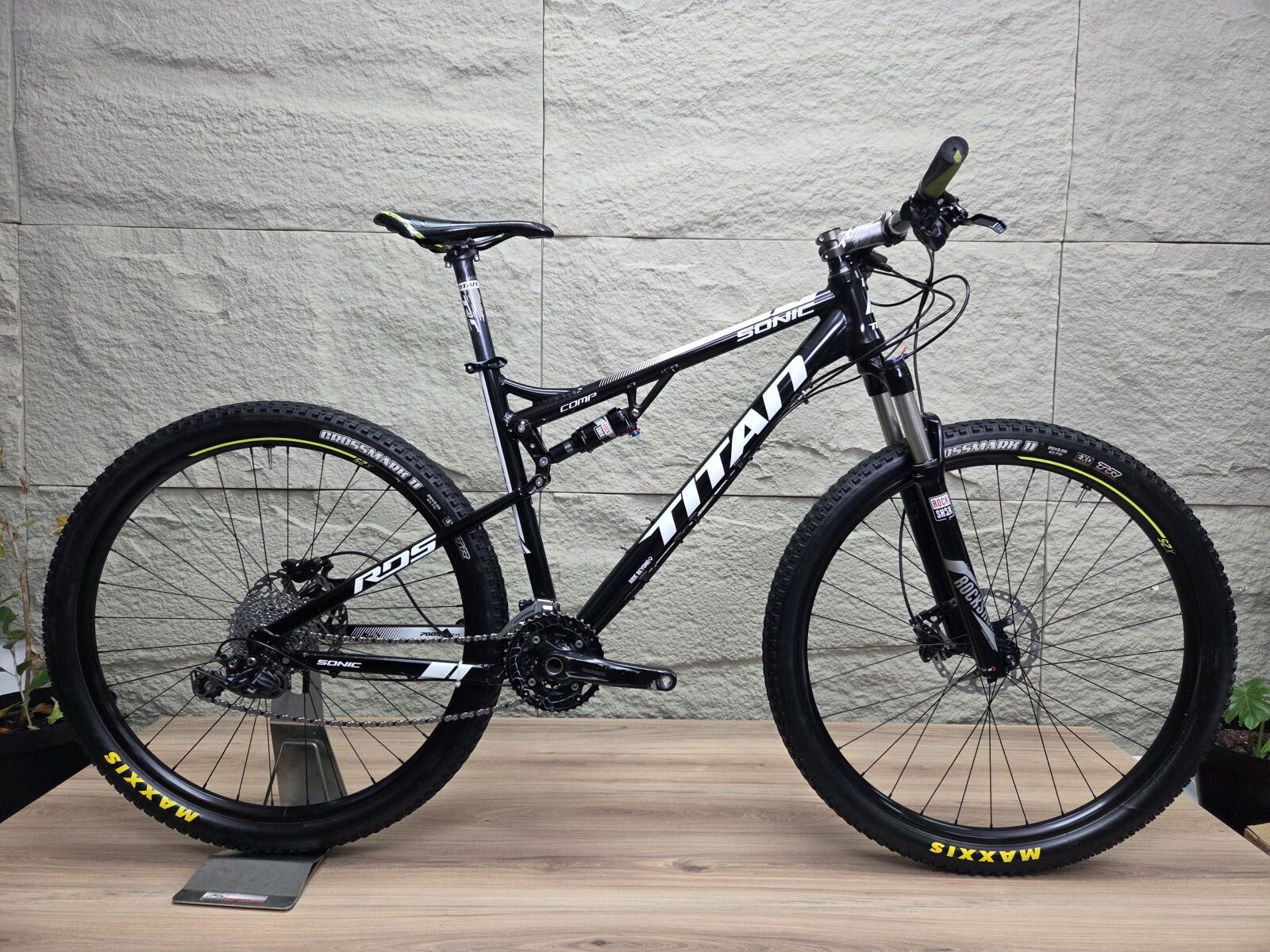 TITAN SONIC COMP (M) **Shimano-RockShox** | Dual Suspension Mountain ...