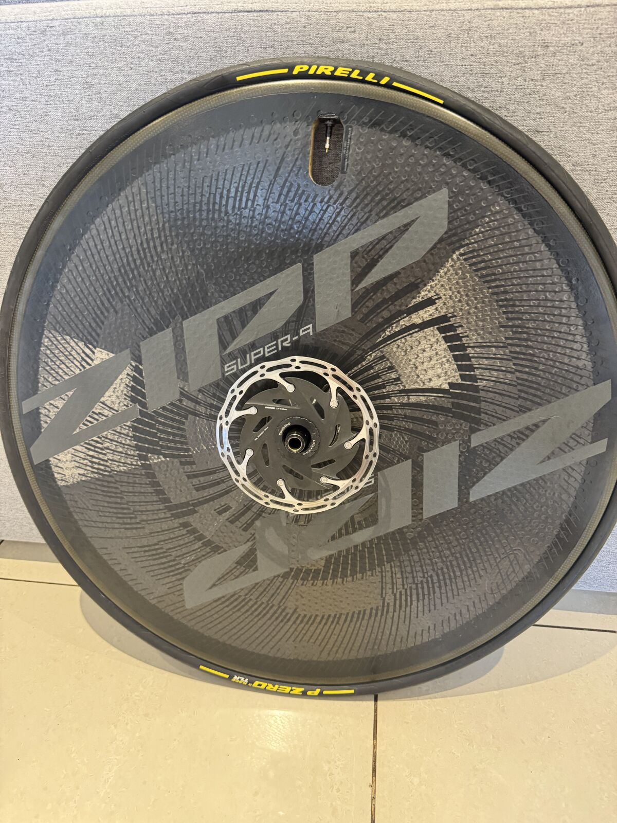 Zipp Super 9 tubeless disc wheel | Road Bike Wheels | Bike Hub