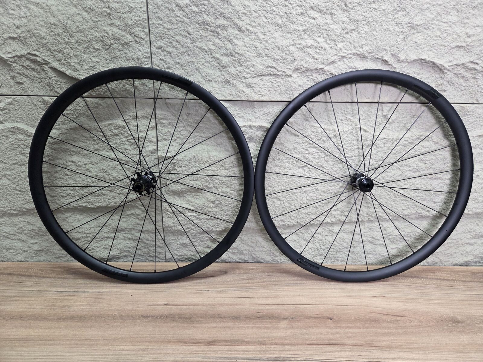 VISION 30 DB SC **Carbon-TLR** | Road Bike Rims | Bike Hub