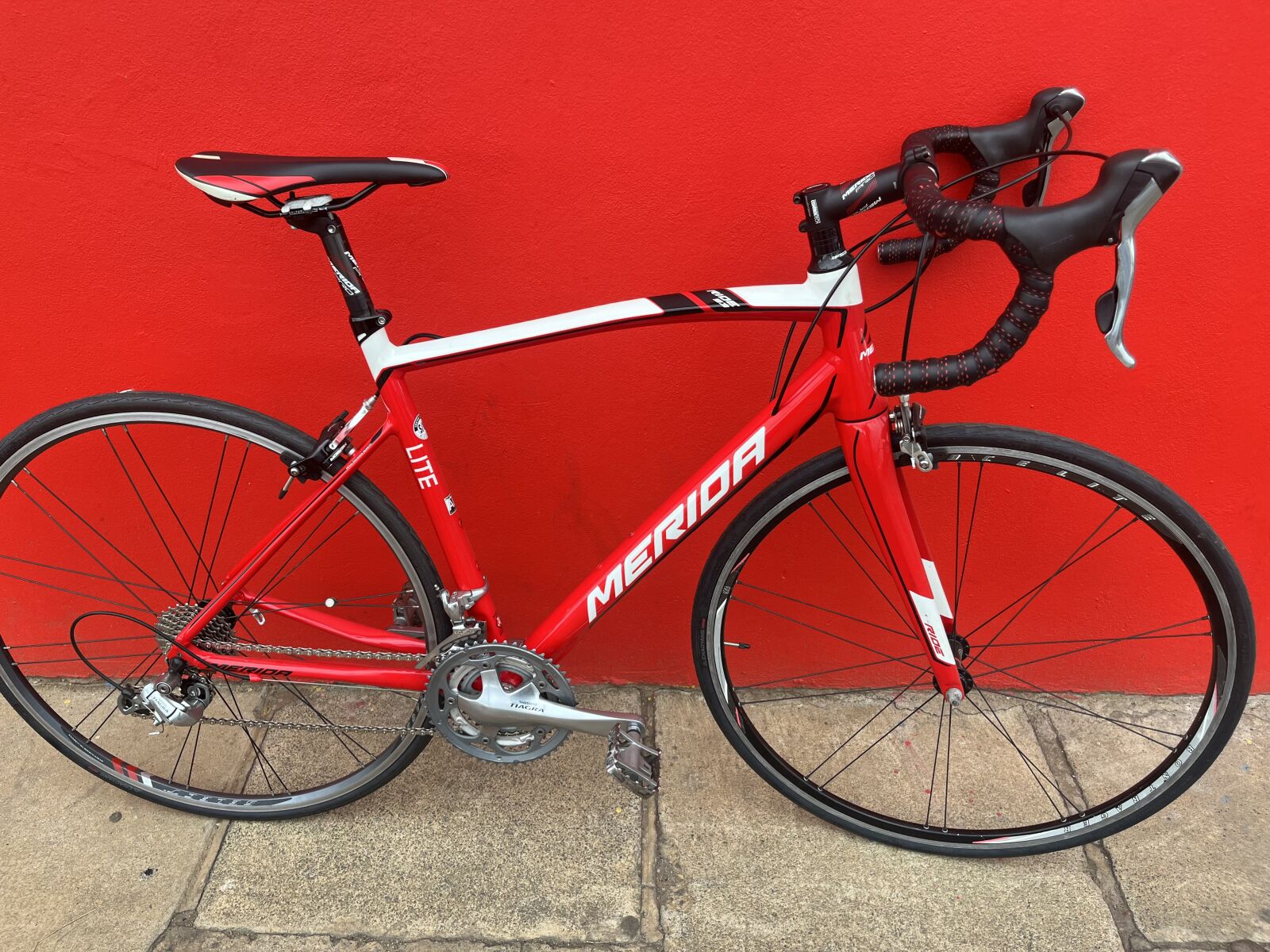 Merida Lite | Road Bikes | Bike Hub