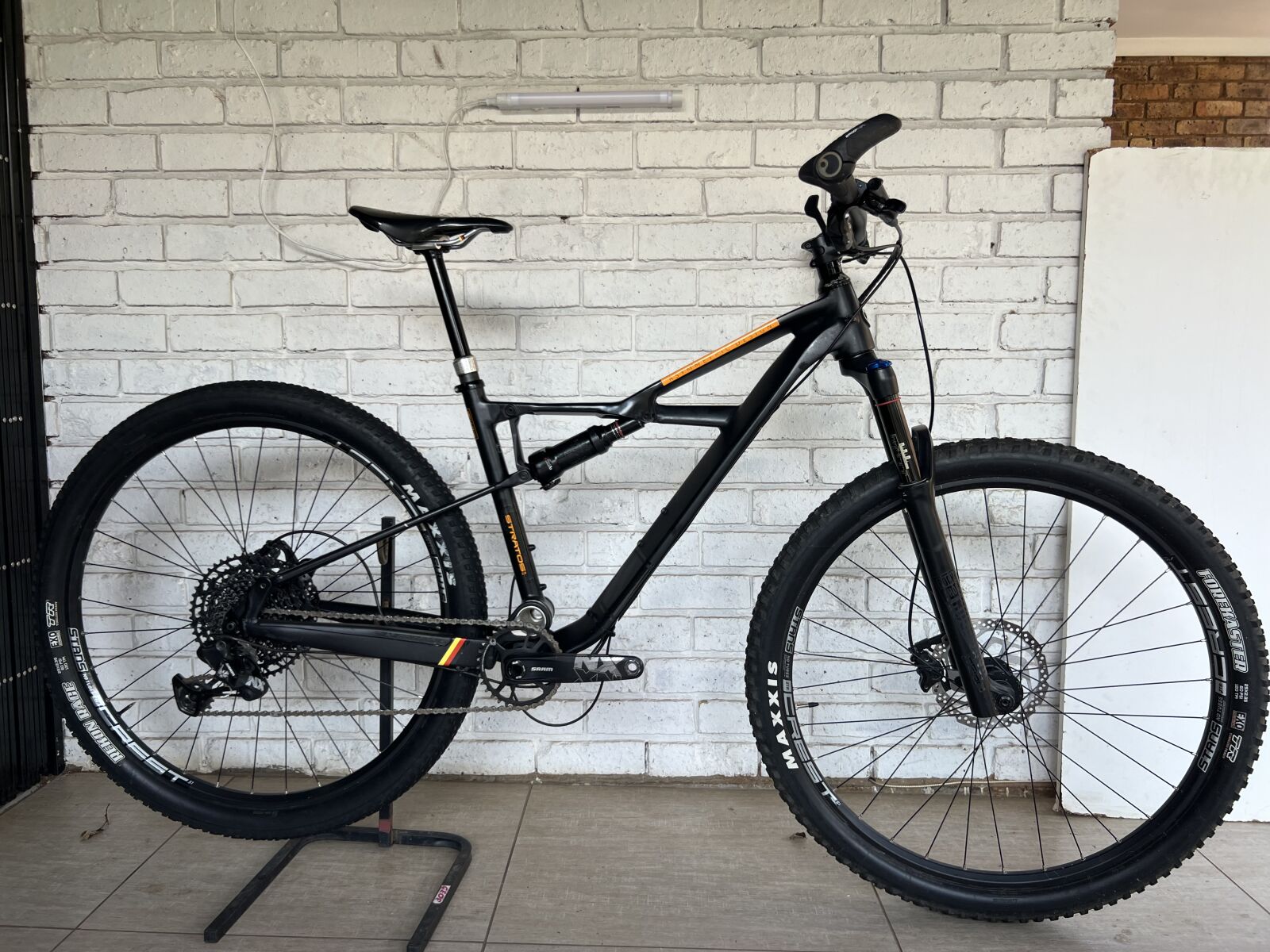 Silverback stratos 2.0 - Medium - | Dual Suspension Mountain Bikes ...