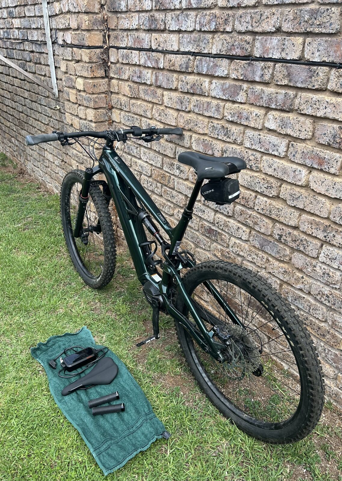 Cannondale Monterra Neo S1 | Dual Suspension Mountain E-Bikes | Bike Hub