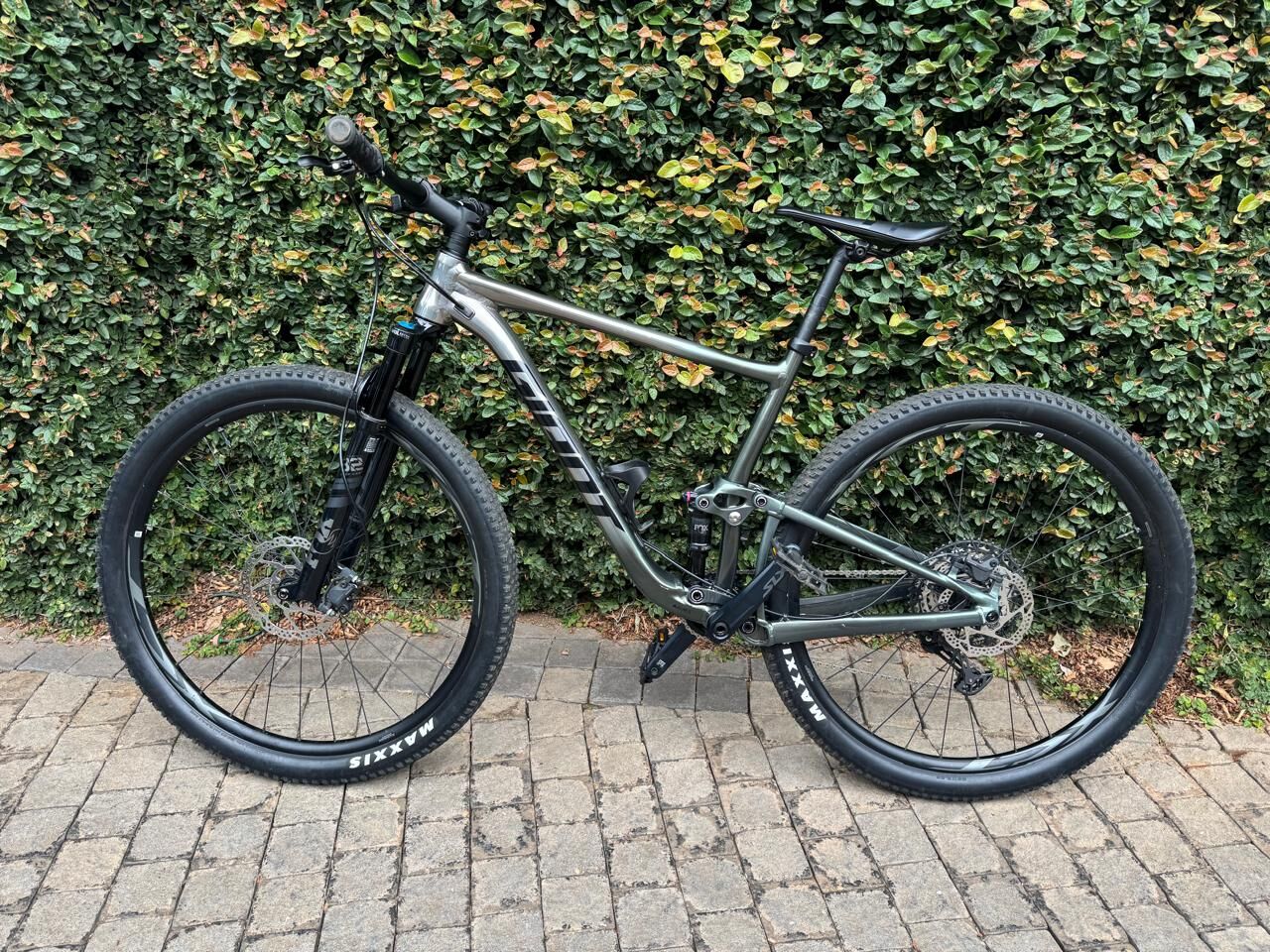Giant Anthem Adv 29er | Dual Suspension Mountain Bikes | Bike Hub