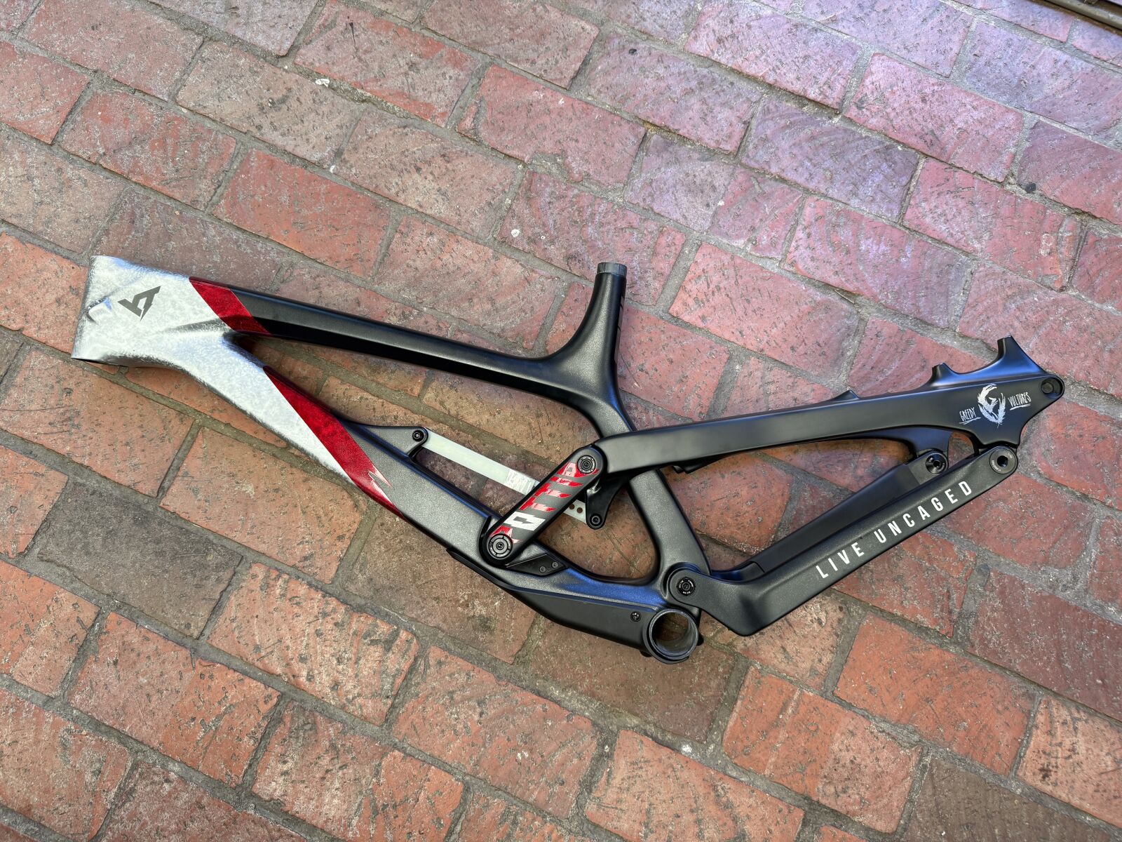 YT Tues custom paint 27,5 | Downhill Bike Frames | Bike Hub