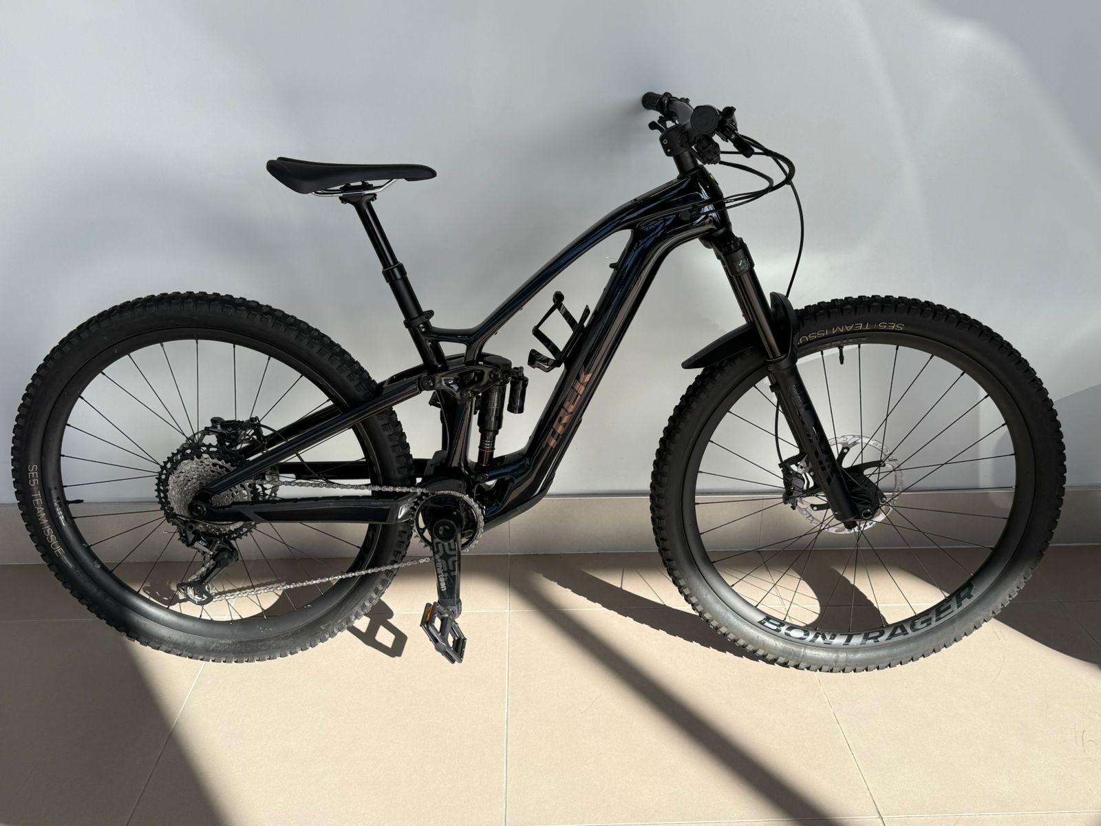 TREK FUEL EX-E 9.8 full carbon | Dual Suspension Mountain E-Bikes ...
