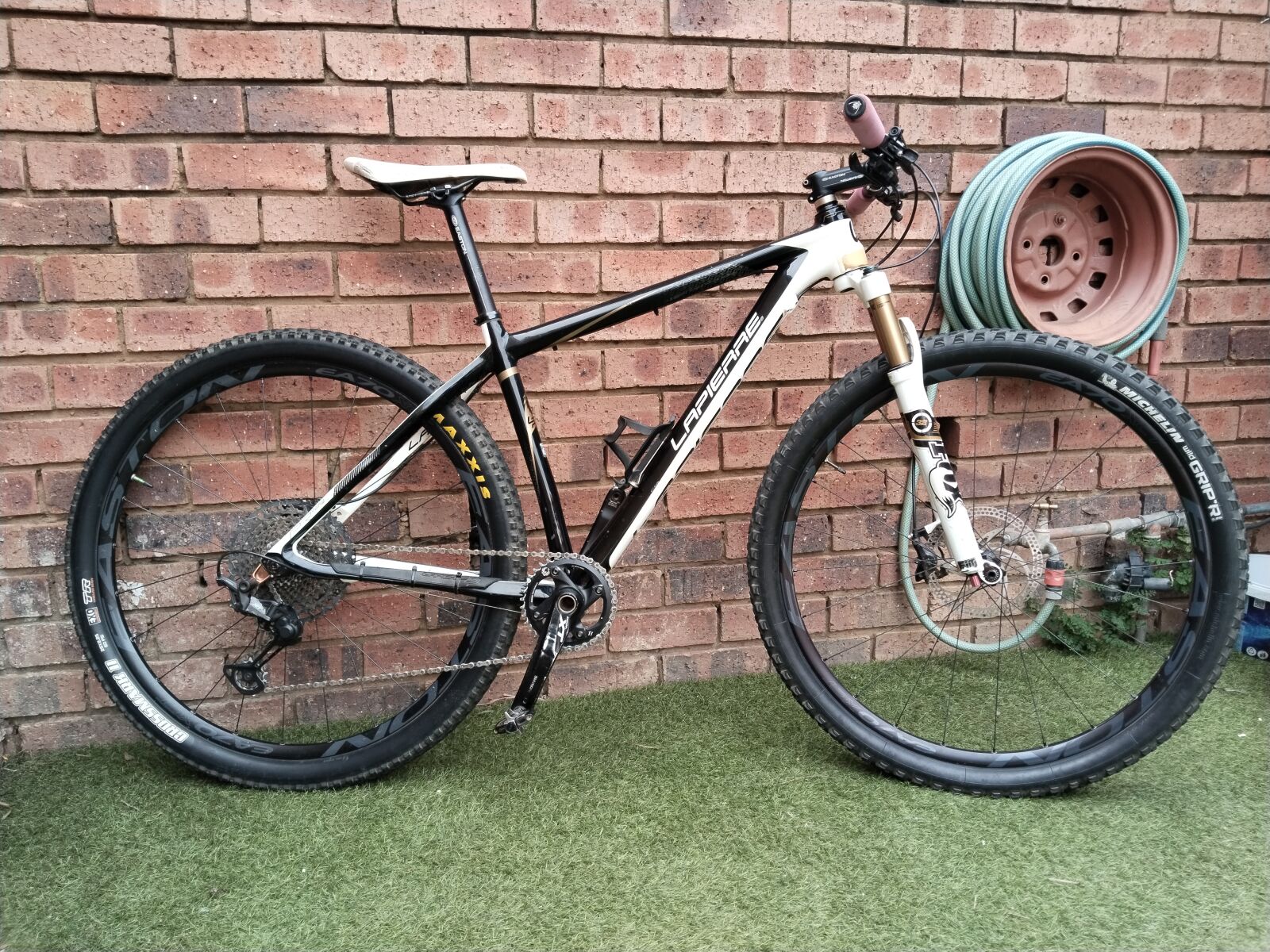 Lapierre Pro race 729 | Hardtail Mountain Bikes | Bike Hub