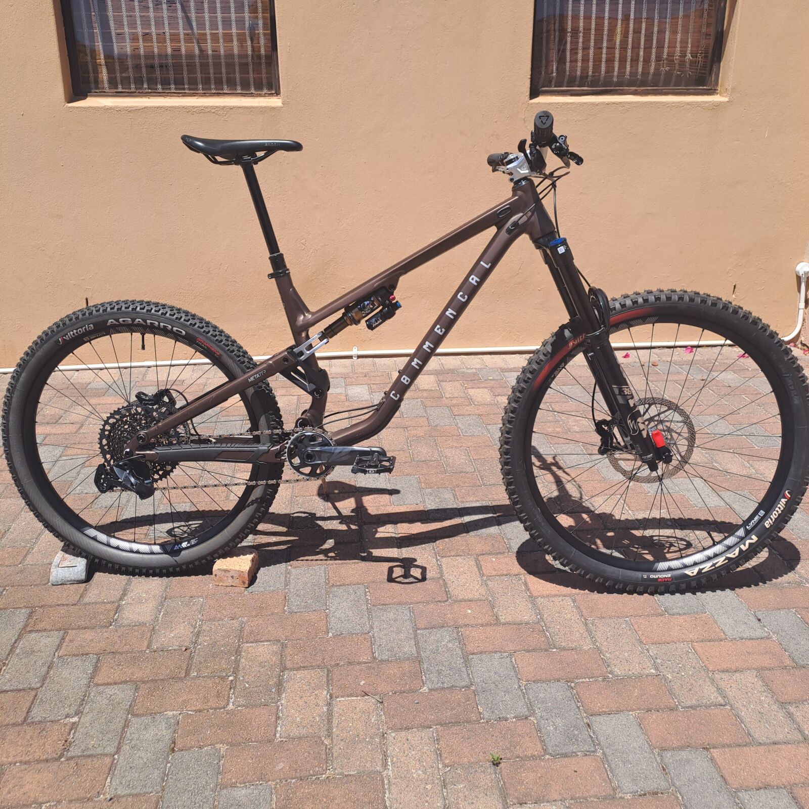 Commencal Meta TR Team | Dual Suspension Mountain Bikes | Bike Hub