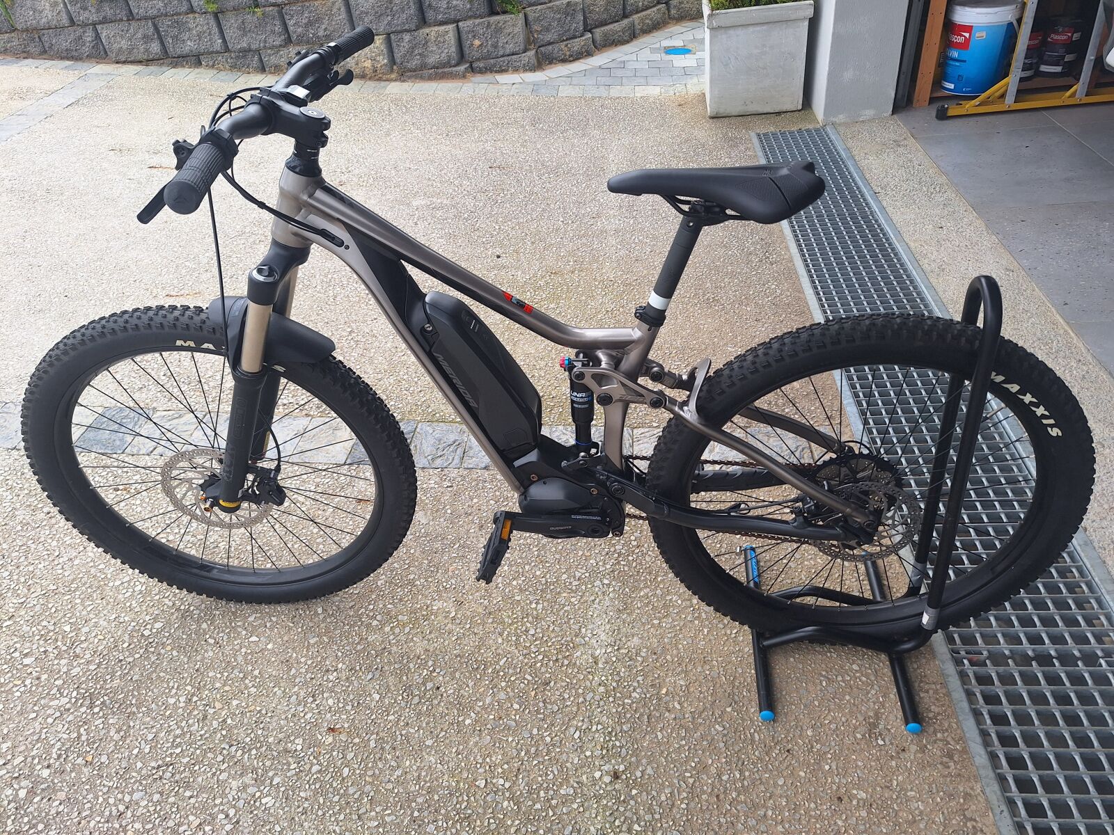 Barely used Merida E120 500 E-Bike | Dual Suspension Mountain E-Bikes ...