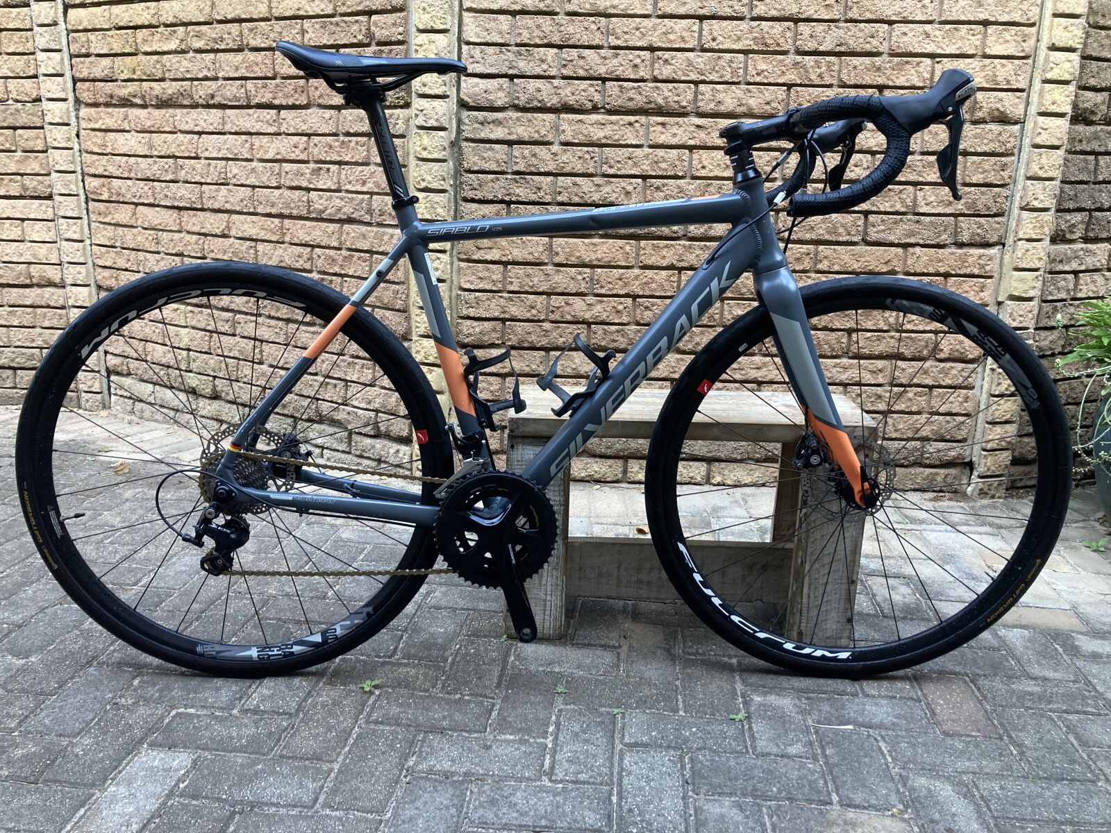 Silverback Siablo 105 medium 11s | Gravel Bikes | Bike Hub