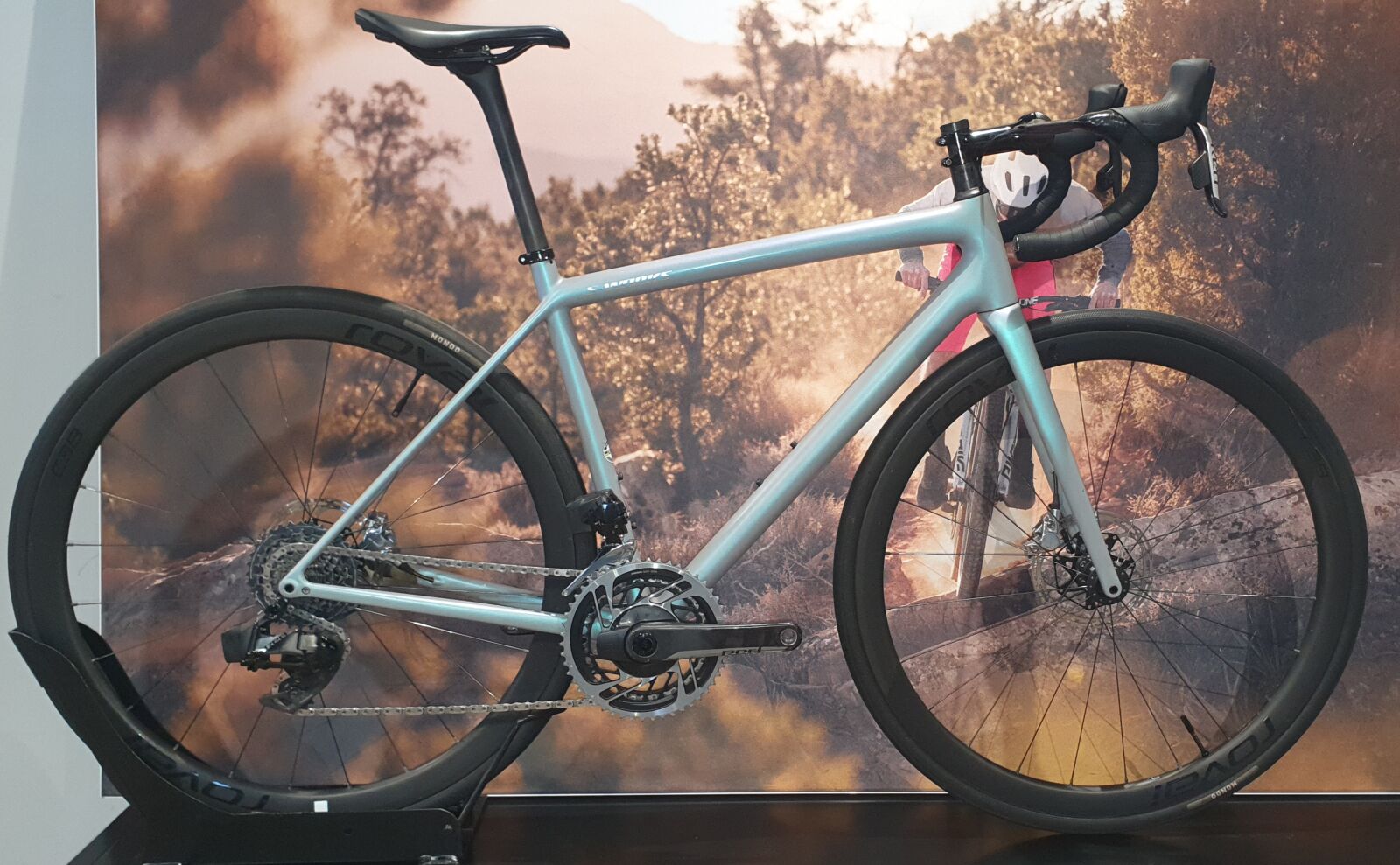 S-Works Aethos | Road Bikes | Bike Hub
