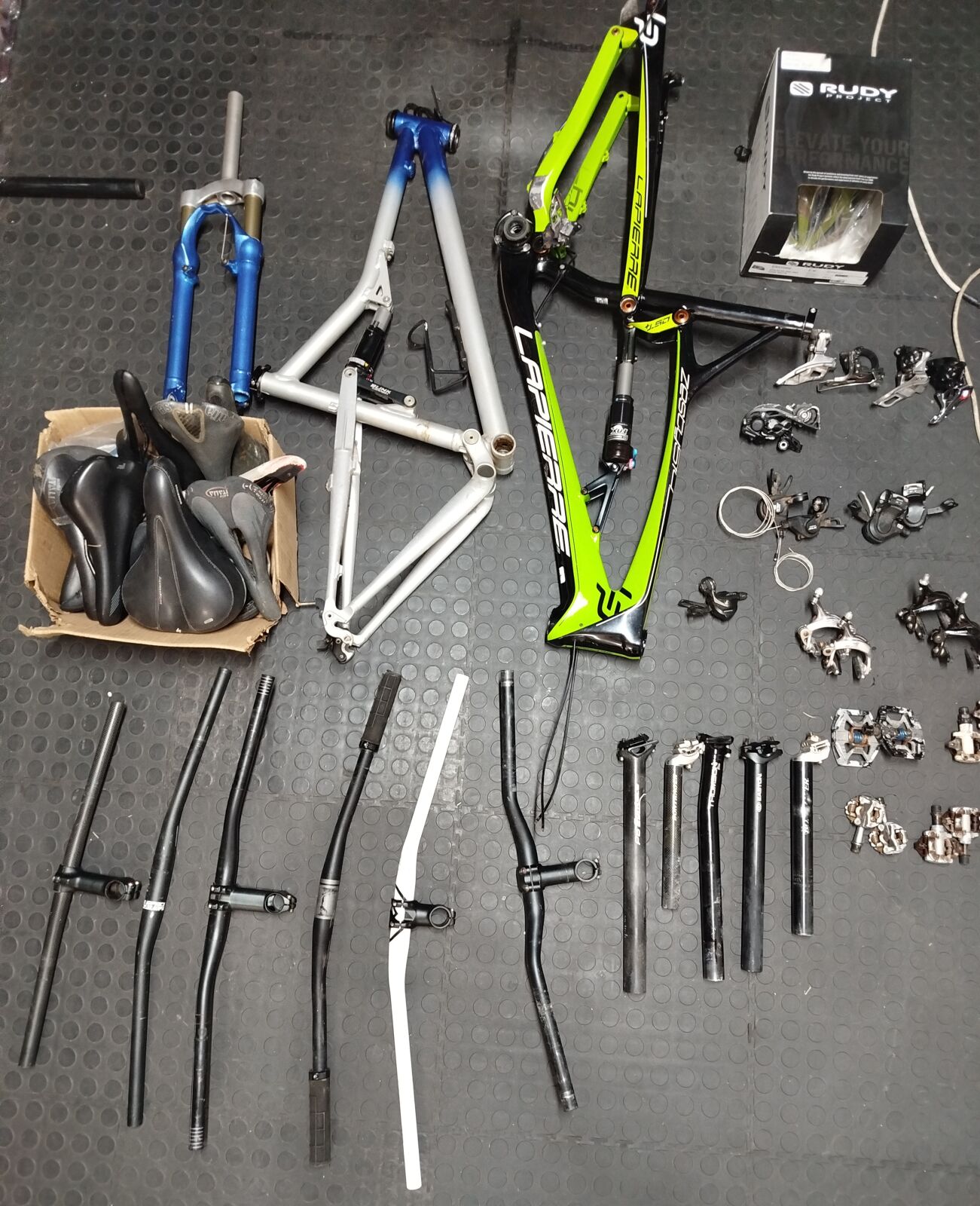 Various mtb and road components from R200 | Complete Groupsets | Bike Hub