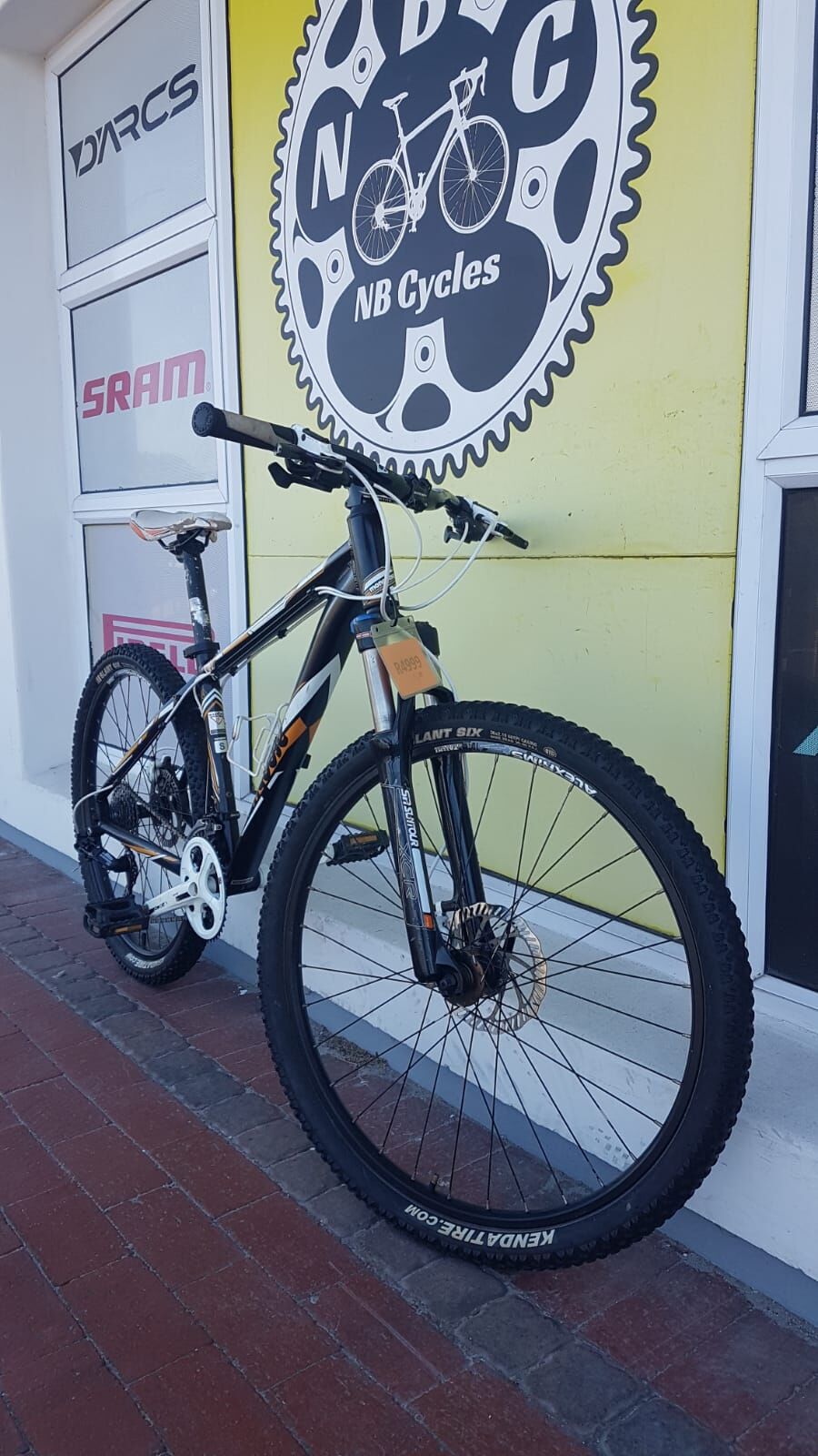 26" MONGOOSE EXPERT | Hardtail Mountain Bikes | Bike Hub
