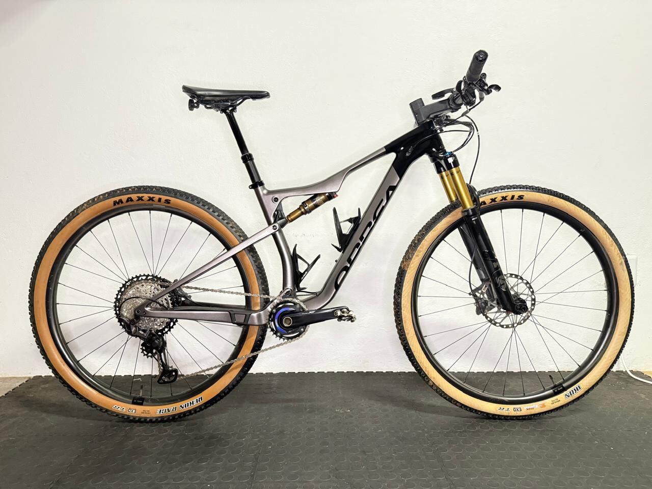 Orbea Oiz XT, carbon wheels | Dual Suspension Mountain Bikes | Bike Hub