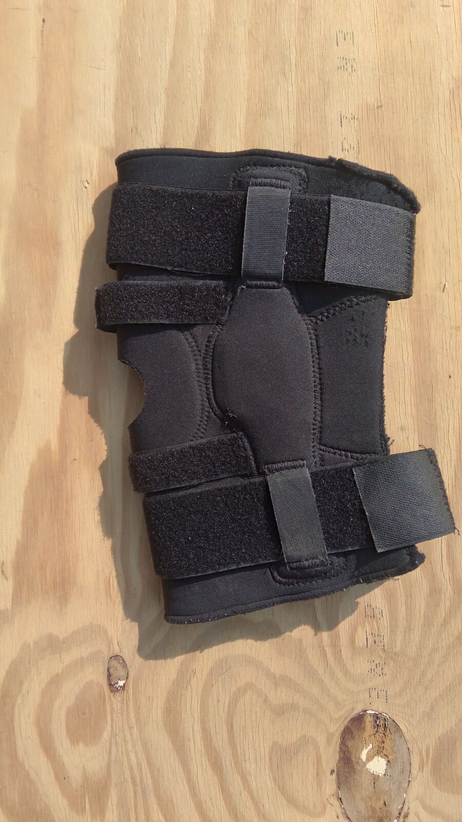Dual hinged adjustable sports knee brace | Protective Gear | Bike Hub