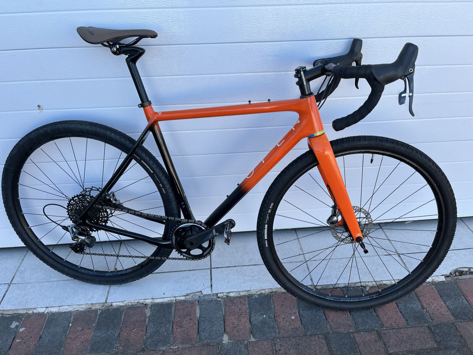 Open Gravel Bike Medium Carbon Frame SRAM | Gravel Bikes | Bike Hub