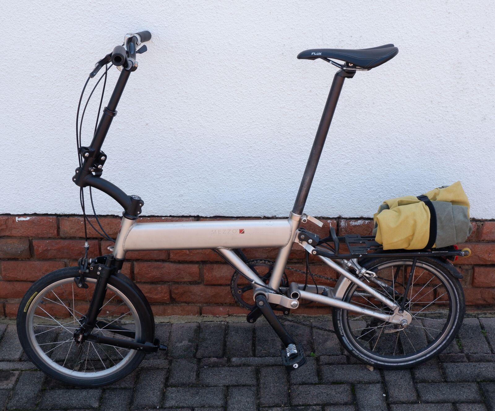 British Made Mezzo D9 Folding bike with bag | Commuter Bikes | Bike Hub