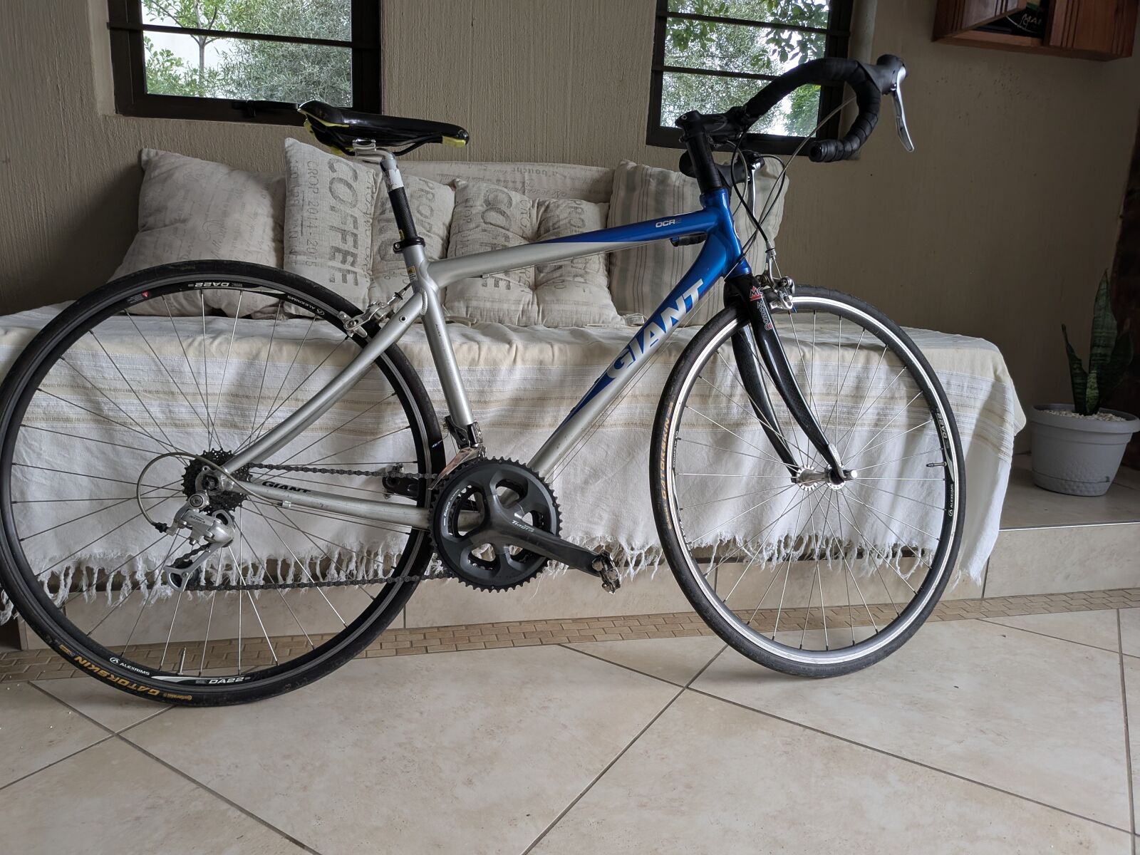 Giant OCR2 road bike | Road Bikes | Bike Hub