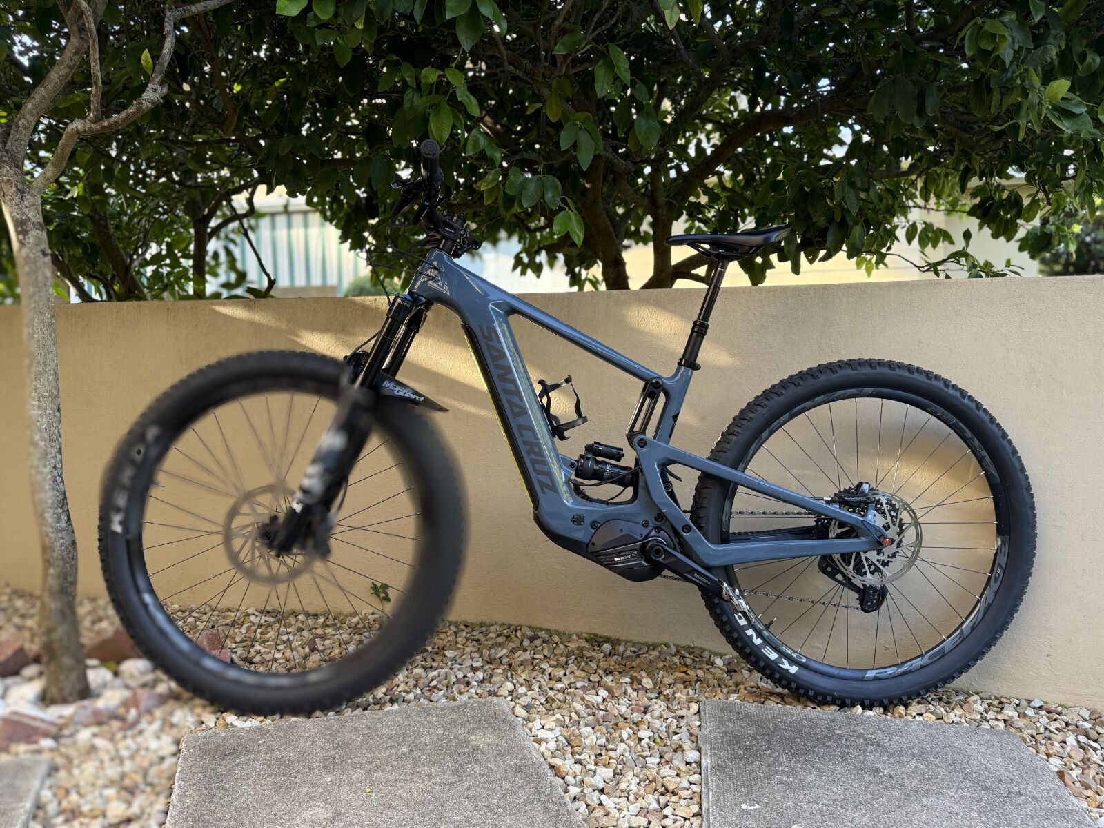 Santa Cruz Heckler C 2022 | Dual Suspension Mountain E-Bikes | Bike Hub