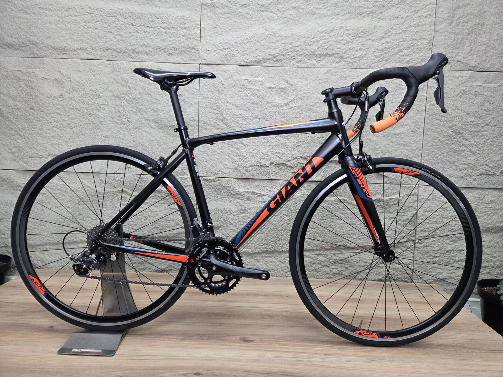 GIANT SCR 2 (M) **Shimano** | Road Bikes | Bike Hub