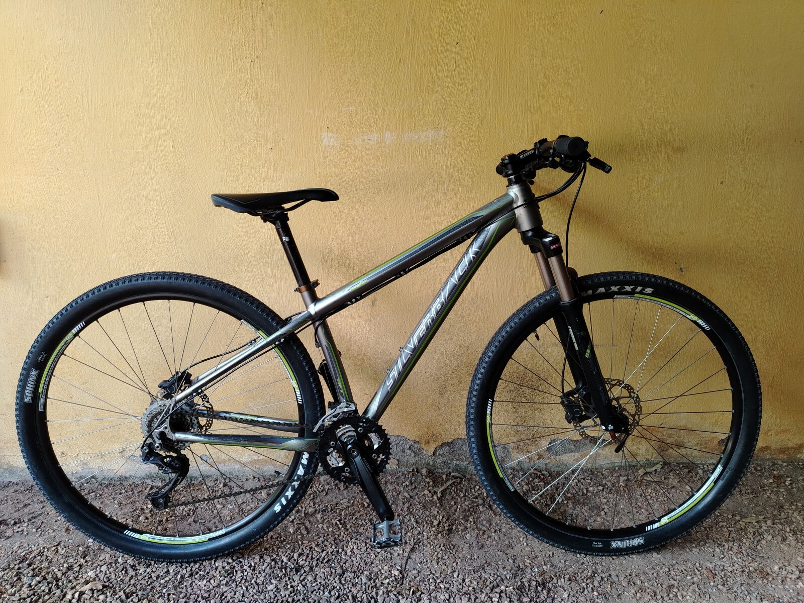 Silverback Sola Mountain bike. | Hardtail Mountain Bikes | Bike Hub