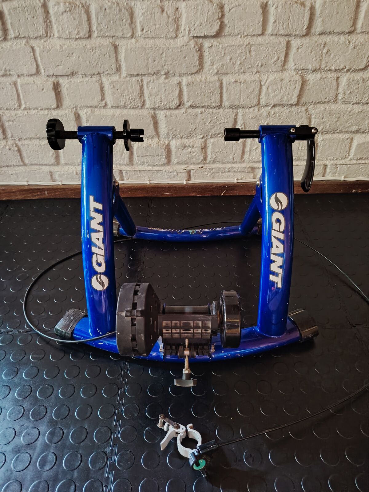 Giant Indoor Trainer | Indoor Trainers & Accessories | Bike Hub