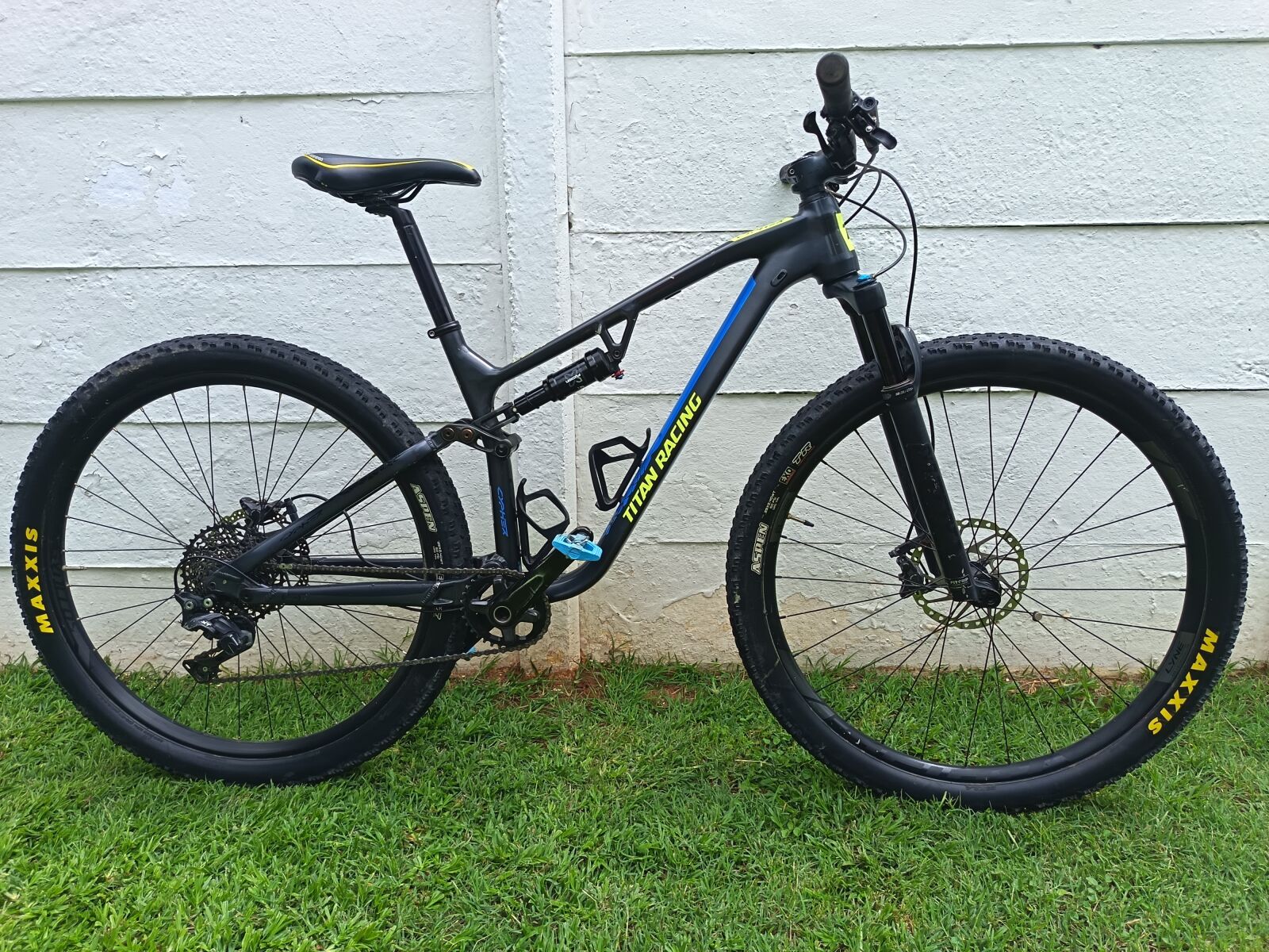Titan Racing Cypher Comp HF (M) | Dual Suspension Mountain Bikes | Bike Hub