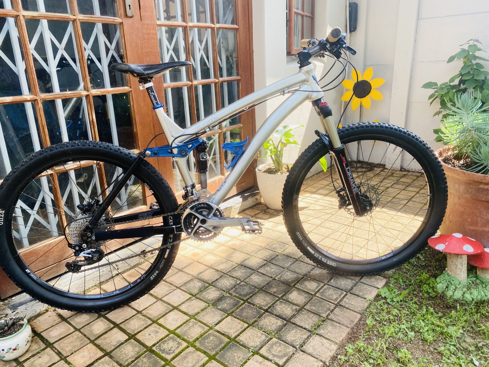 Ellsworth Truth SST2 Medium 26er | Dual Suspension Mountain Bikes ...