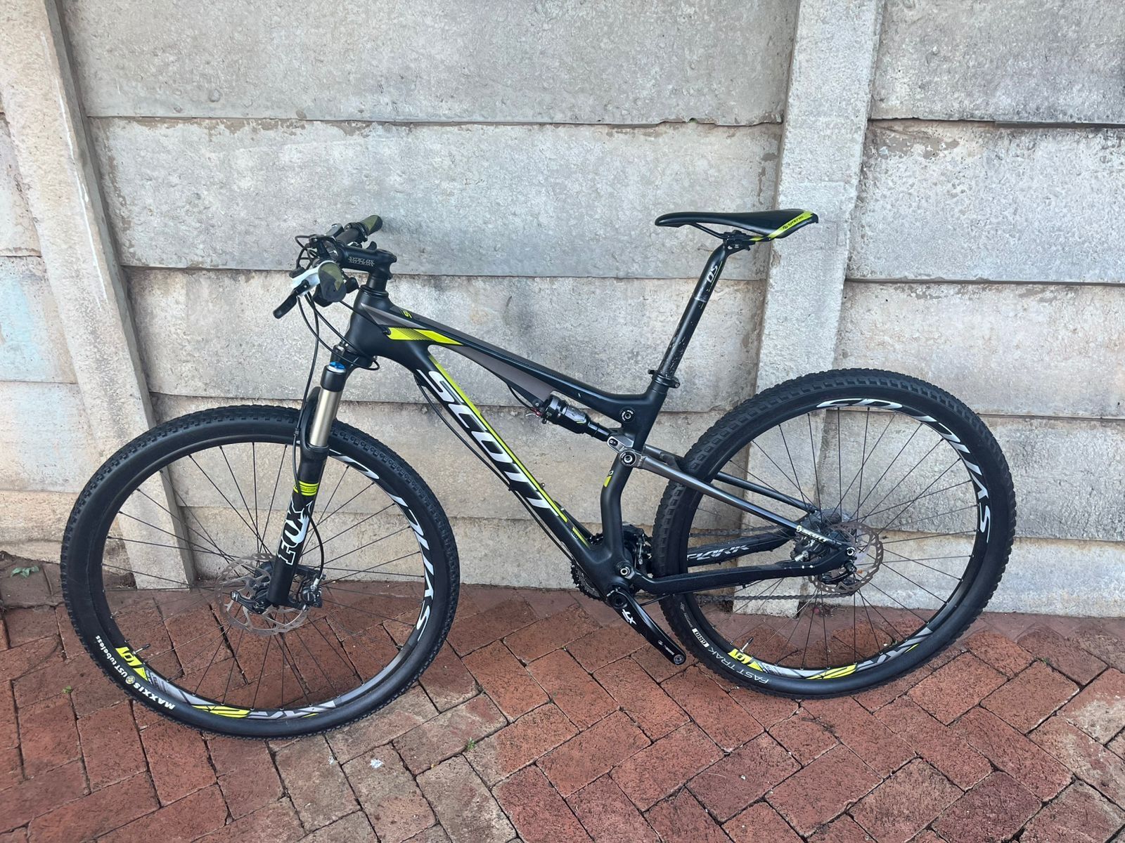 Scott Spark | Dual Suspension Mountain Bikes | Bike Hub