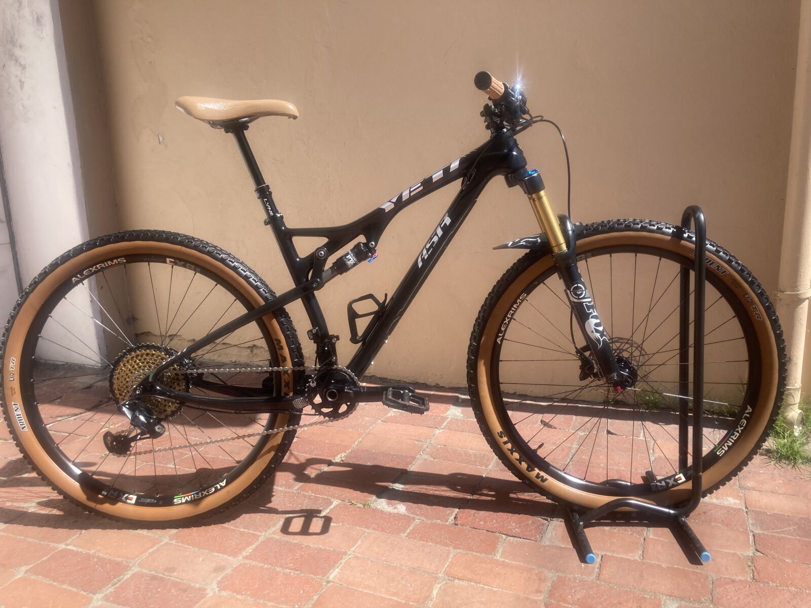 Yeti Asr | Dual Suspension Mountain Bikes | Bike Hub
