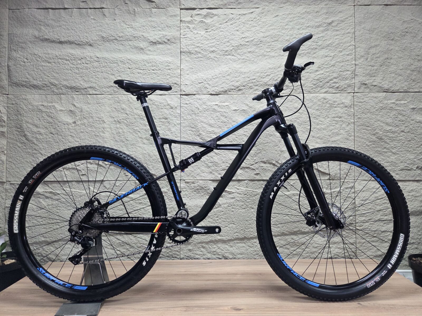 Silverback Stratos 5.0 (L) **2020-ROCKSHOX** | Dual Suspension Mountain ...