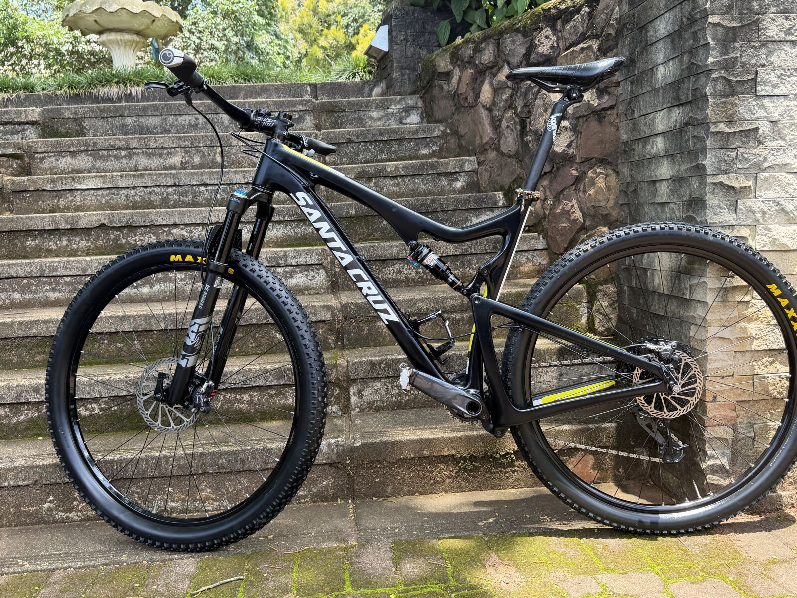 Santa Cruz - Tall Boy | Dual Suspension Mountain Bikes | Bike Hub