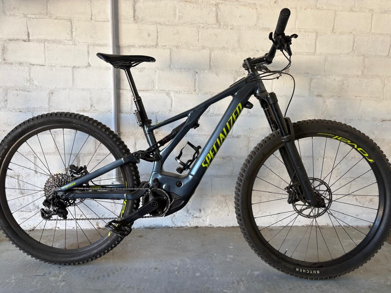 Specialised Levo | Dual Suspension Mountain E-Bikes | Bike Hub