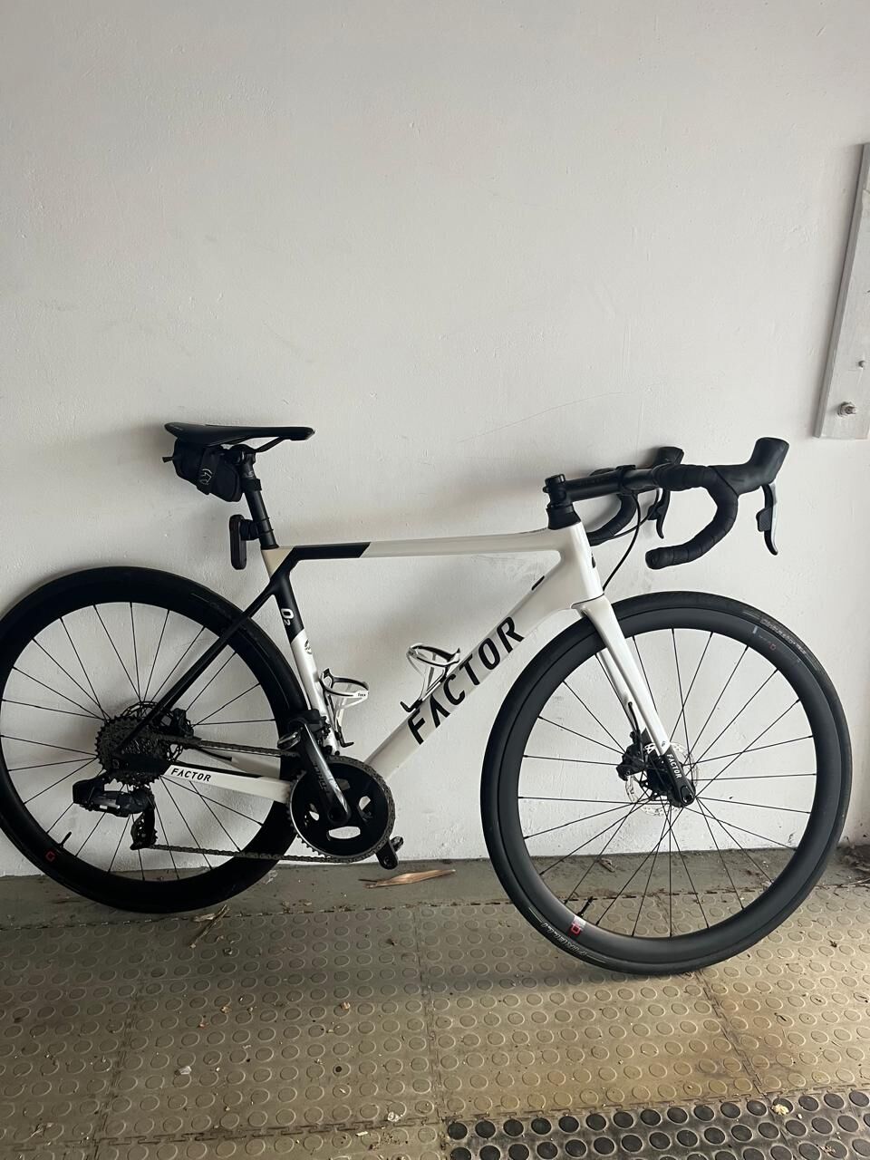 Factor O2 Disc | Road Bikes | Bike Hub