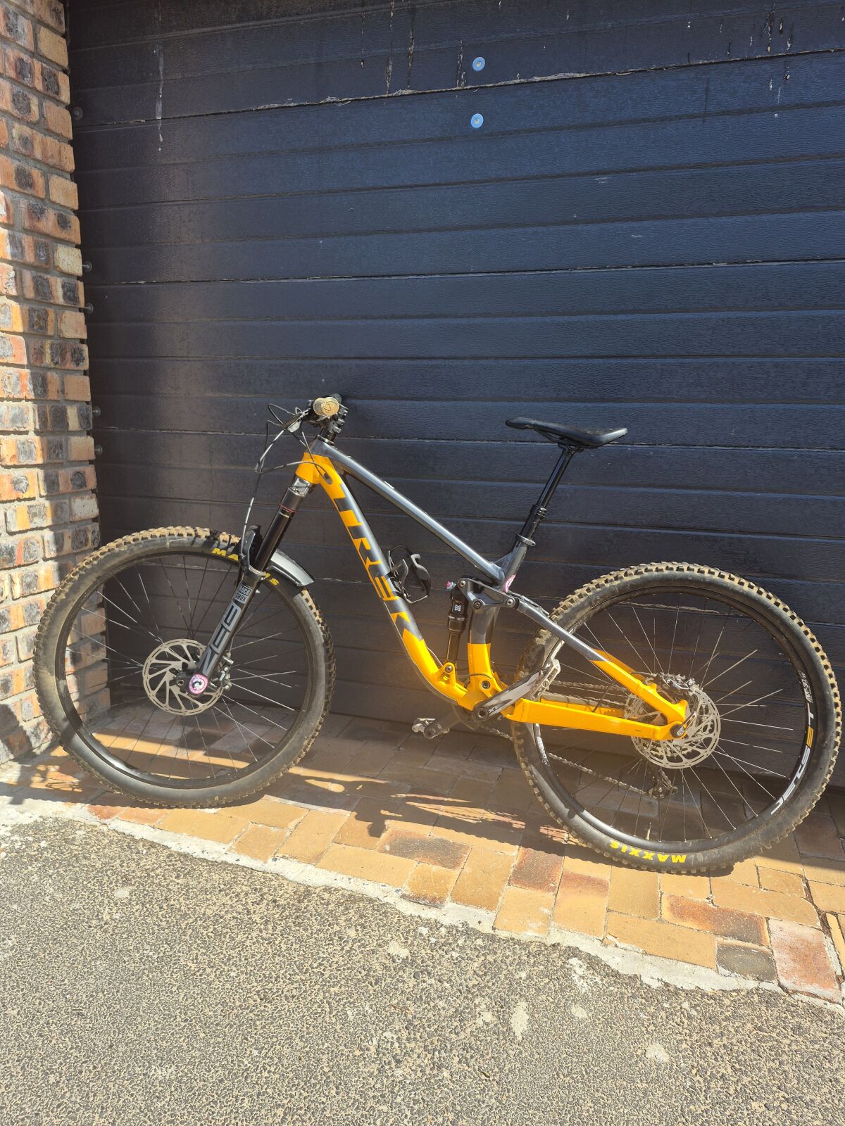 Trek fuel 5 meduim | Dual Suspension Mountain Bikes | Bike Hub