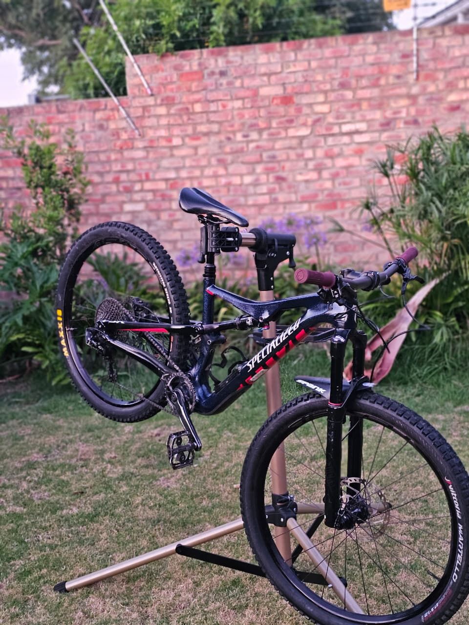 2017 Specialized Camber Comp Carbon 650b | Dual Suspension Mountain ...