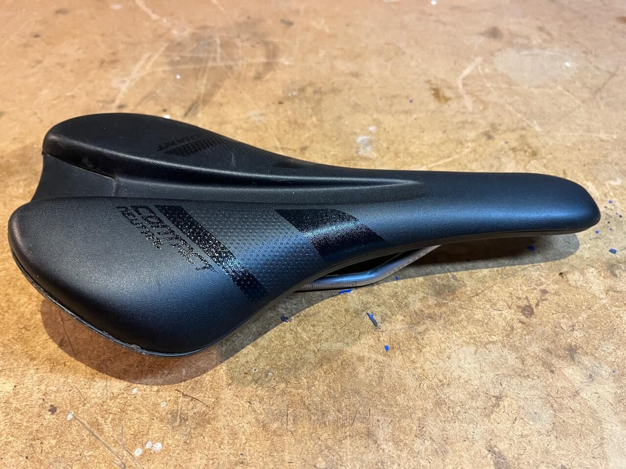 Giant Contact Saddle | Saddles | Bike Hub