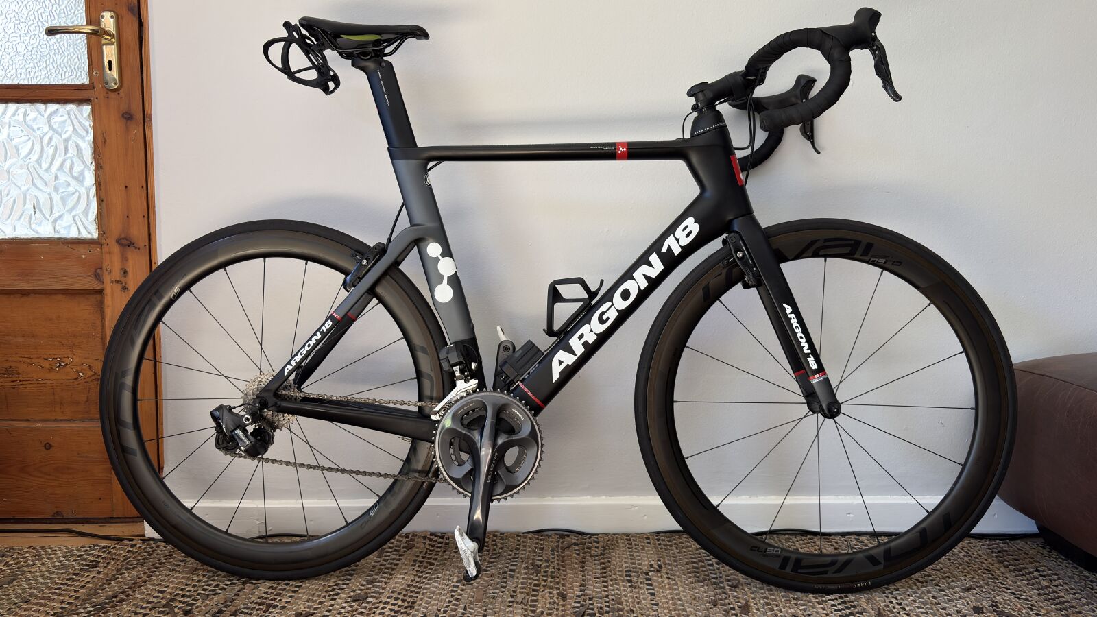 Argon 18 Nitrogen Pro Di2 + CL50s + Flux S | Road Bikes | Bike Hub