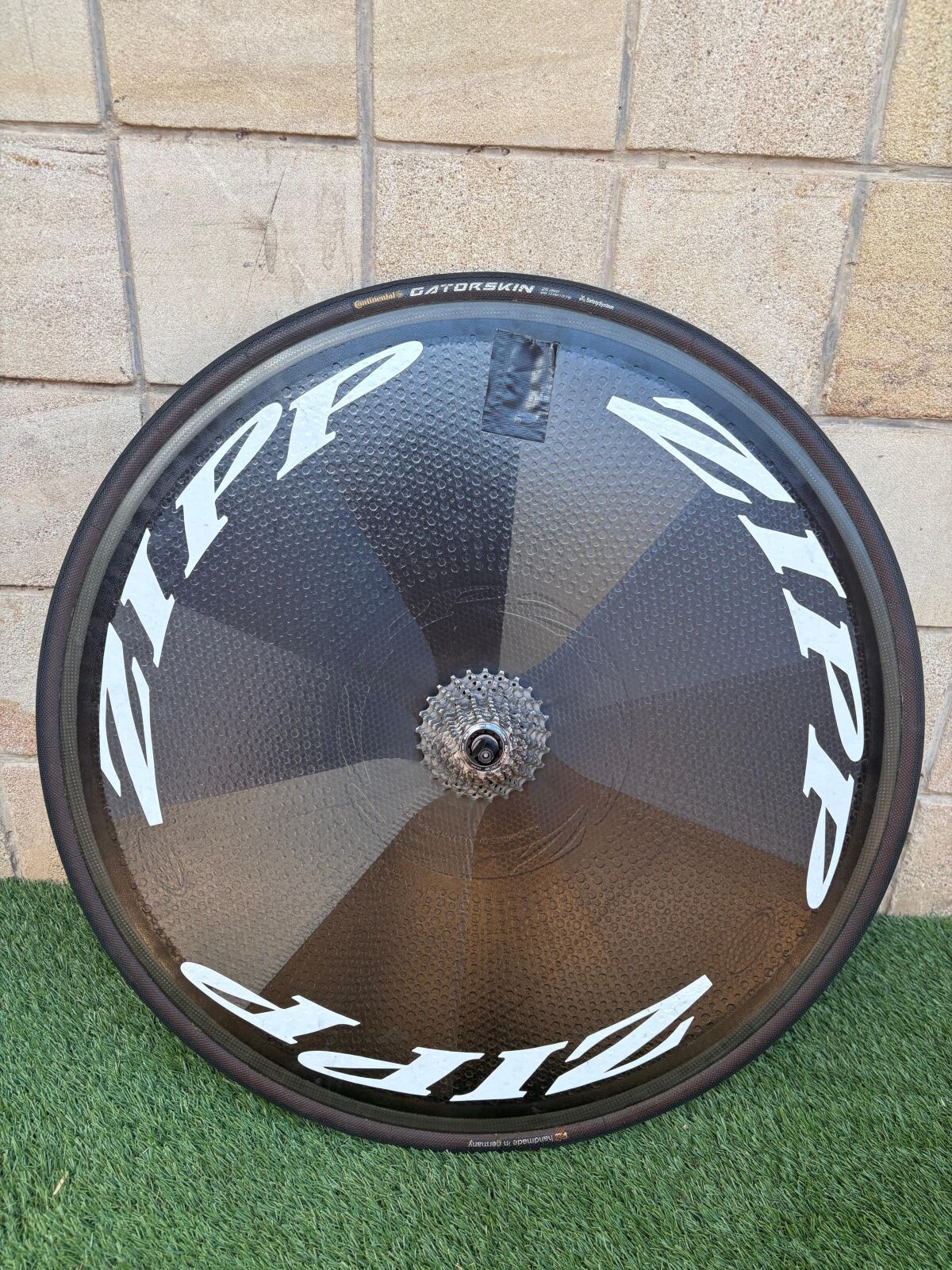 Zipp Disc | Road Bike Wheels | Bike Hub